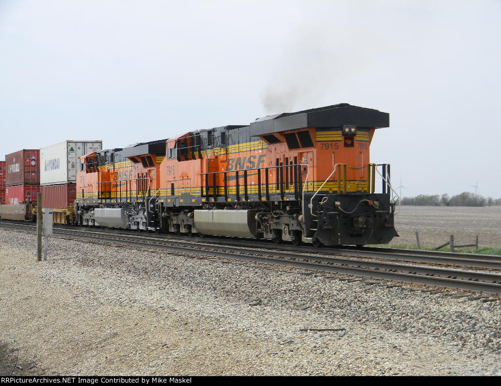 BNSF 7915
